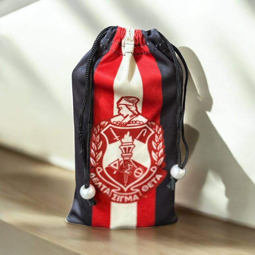 ΔΣΘ Drawstring Crest Pouch – LoveMeGreek1913